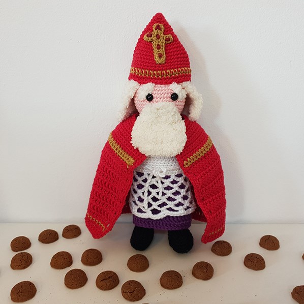 Haakpatroon Sinterklaas Aankleedpop - Wolplein.nl