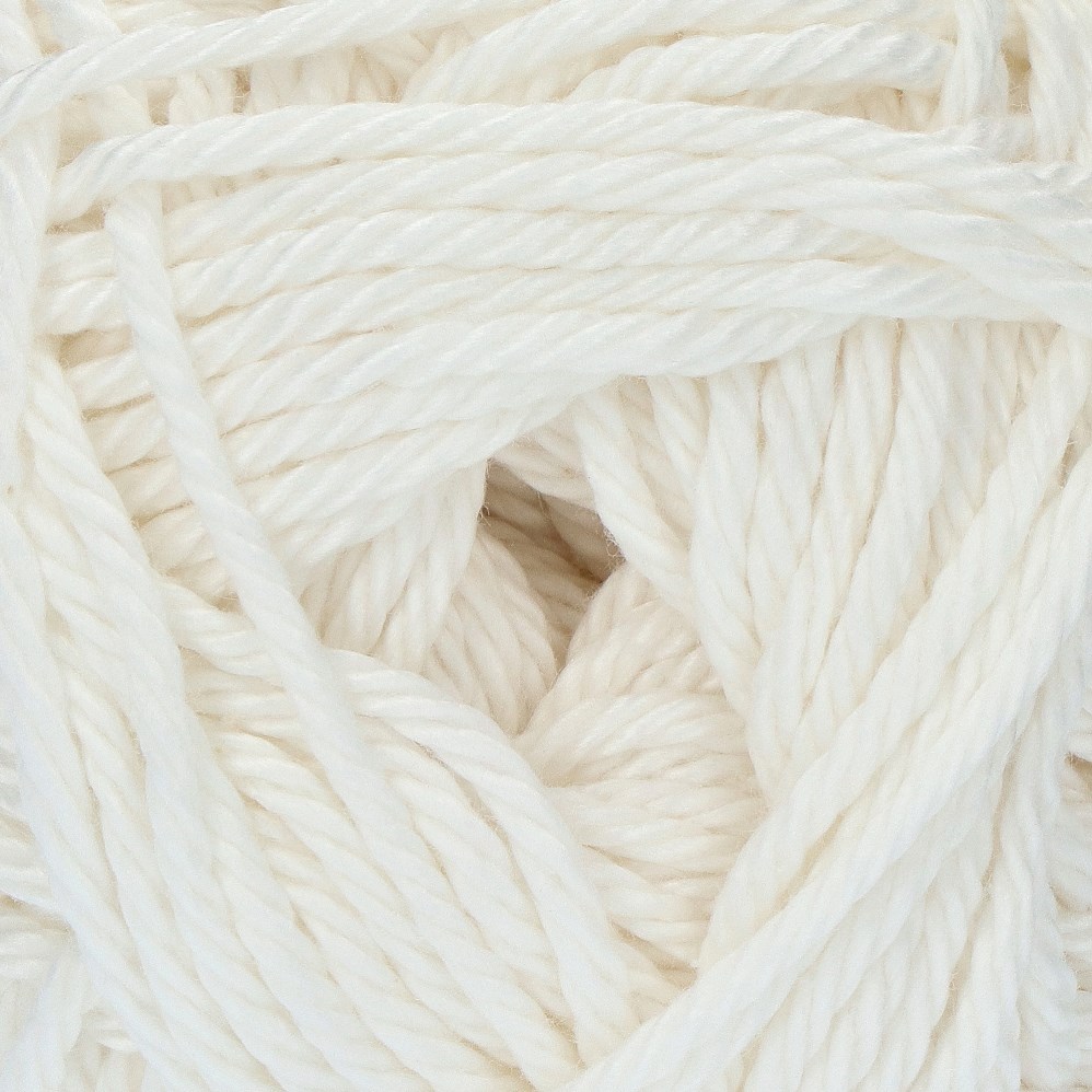 Yarn and Colors Super Must-have 001 White | Wolplein.nl